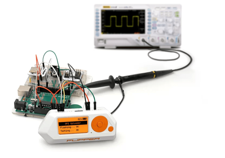 Flipper Zero - Tamagotchi for hackers - Moderst